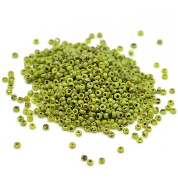 15-4515 Opaque Chartreuse Picasso - Beadshop.com